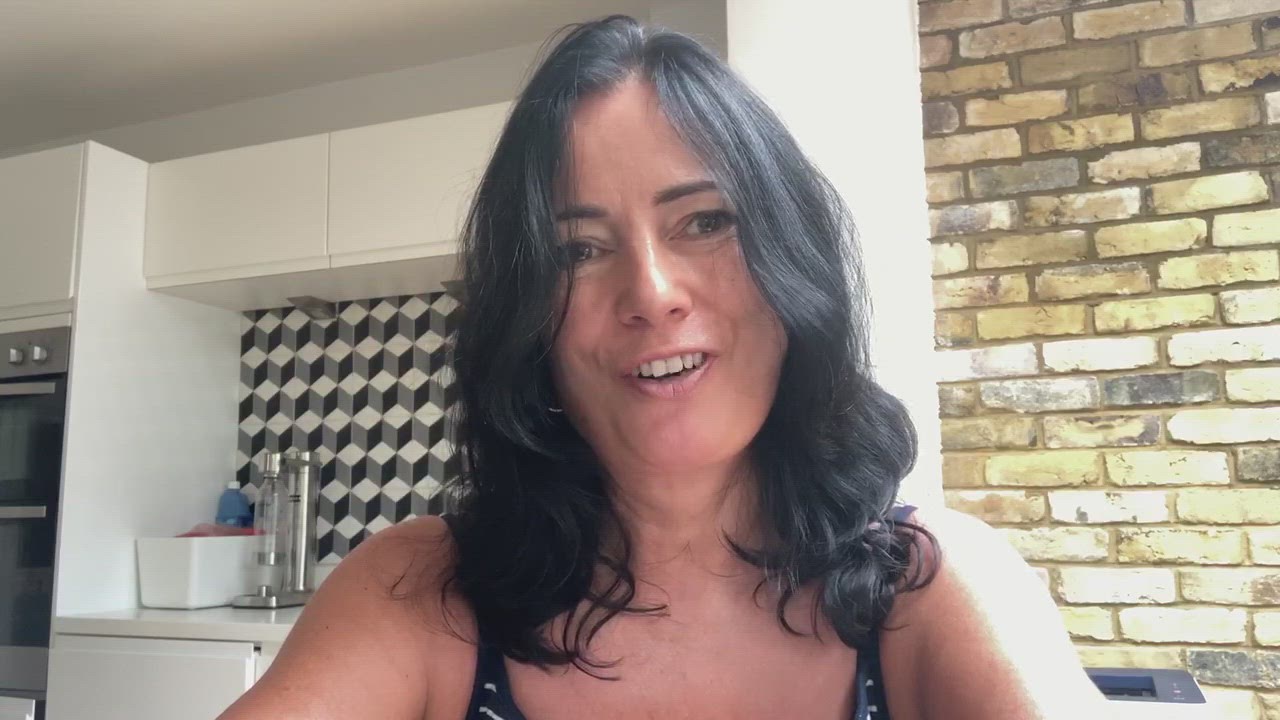 Sally Lawson-Ritchie - Professional Profile, Photos on Mandy