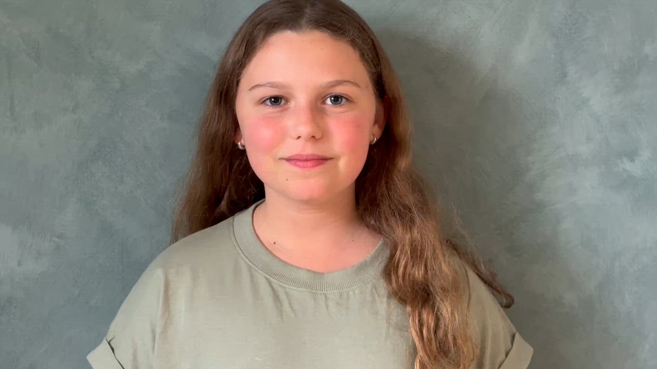 Kara Tomkins - Professional Profile, Photos on StarNow - Actor/ model