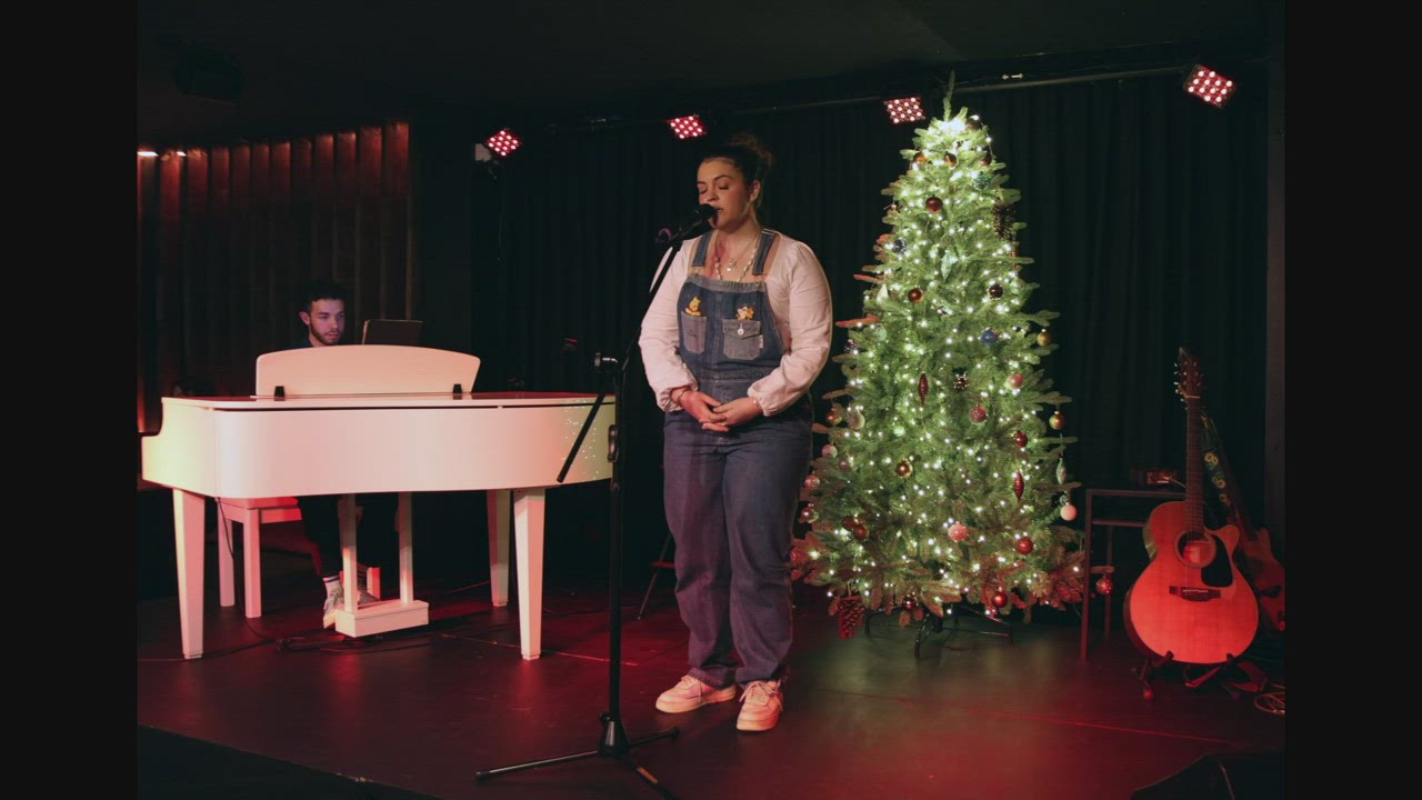 Francesca Smith - Professional Profile, Photos on Mandy - Actor& Singer