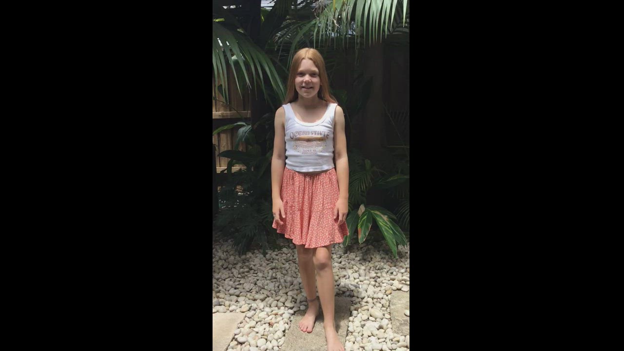 Zoe Burrows - Professional Profile, Photos on StarNow