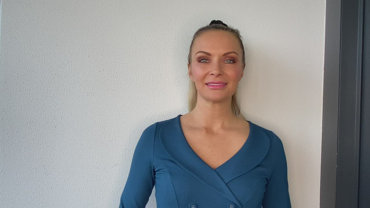Kali Holmes - Professional Profile, Photos on StarNow