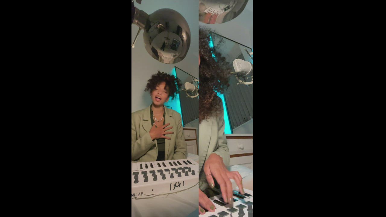 Lia White - Professional Profile, Photos on StarNow - Singer ...