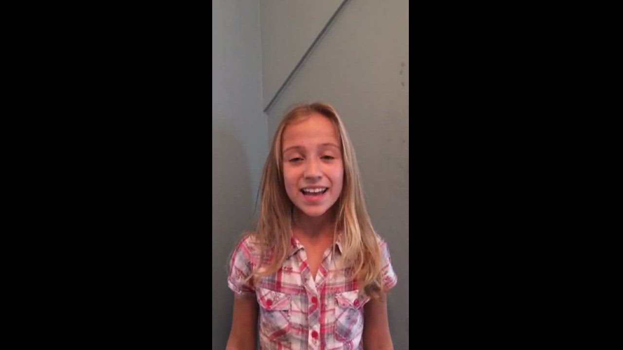 Isabelle Holmes - Professional Profile, Photos on Mandy