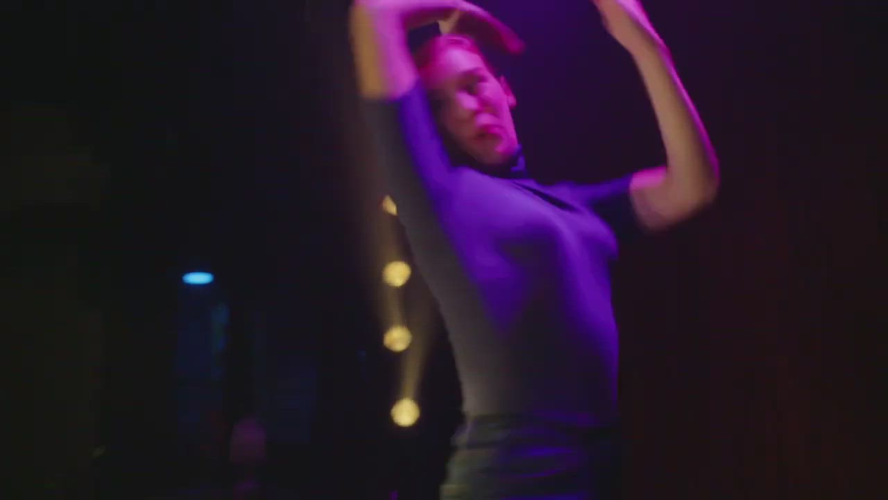 Lindsey Middleton - Professional Profile, Photos on Mandy