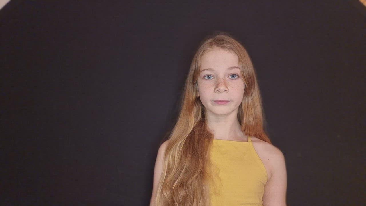 Halle Thompson - Professional Profile, Photos on StarNow