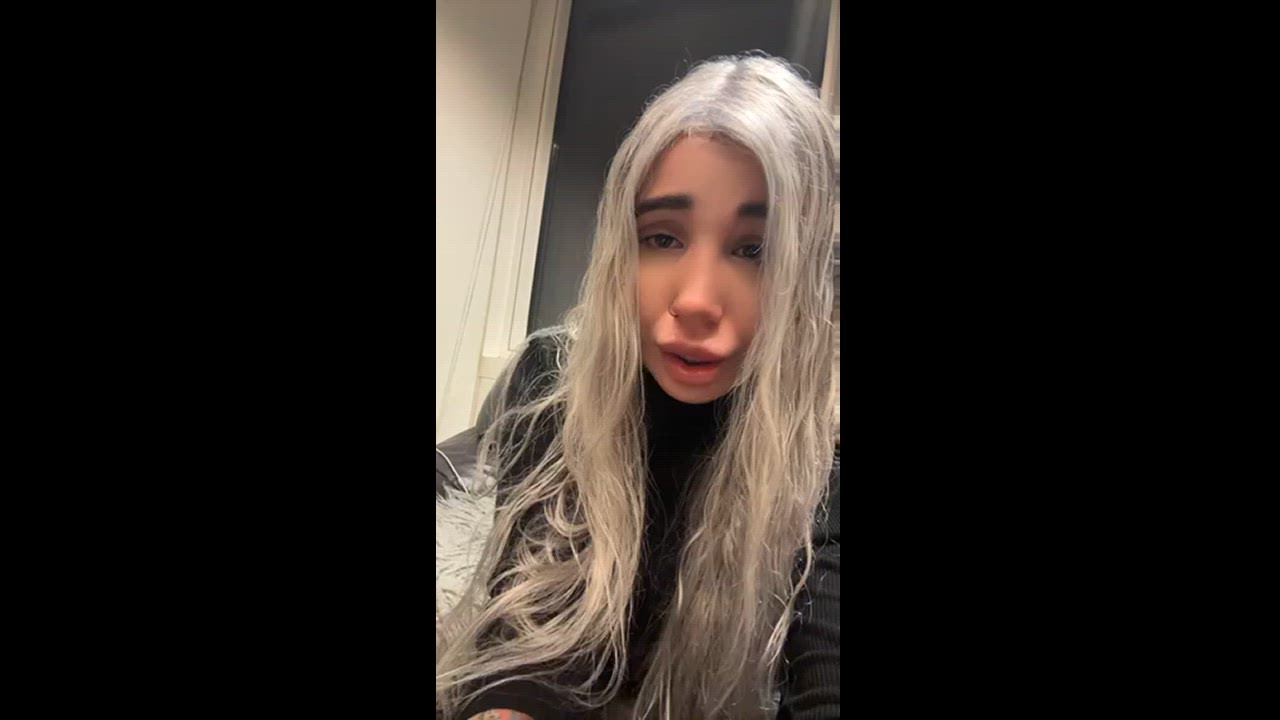 Lucy Hallow - Professional Profile, Photos on StarNow - Actress