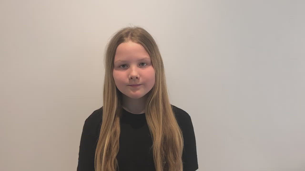 Imogen Chicken - Professional Profile, Photos on StarNow